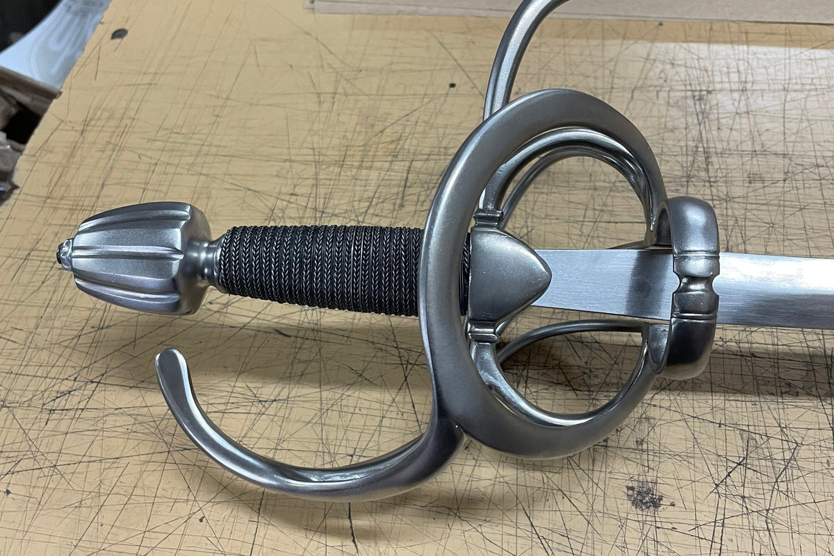 Composite swords vs Fake swords – Arms & Armor