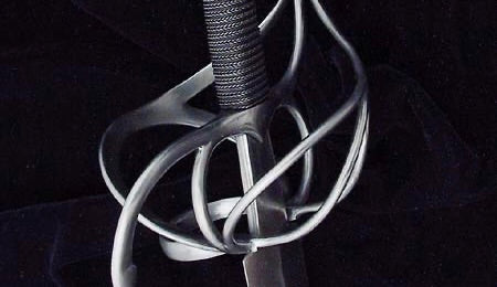 Forming the inner guard of a rapier – Arms & Armor